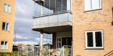 Løsninger til terrasser og altaner - Læs mere hos Alument