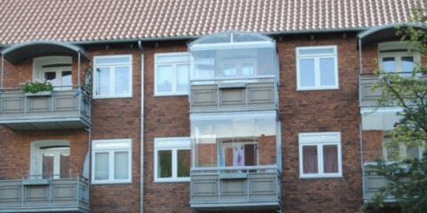 Løsninger til terrasser og altaner - Læs mere hos Alument